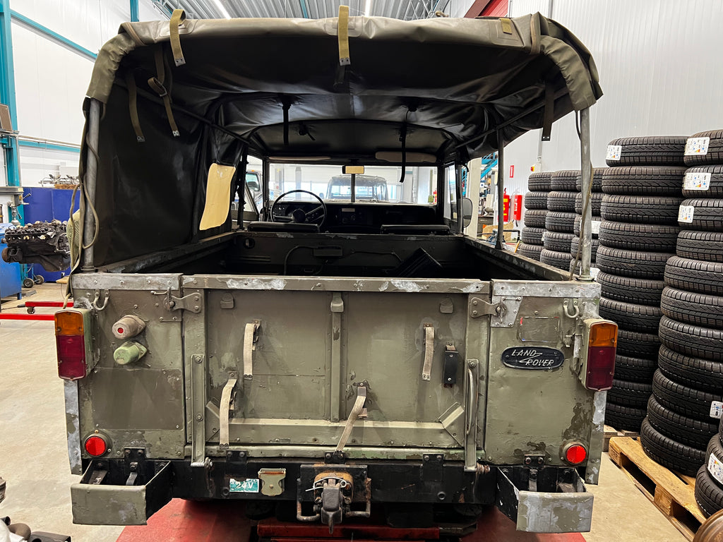 Land Rover 109 - 1980 Diesel Softtop LH – D. van Dam B.V.